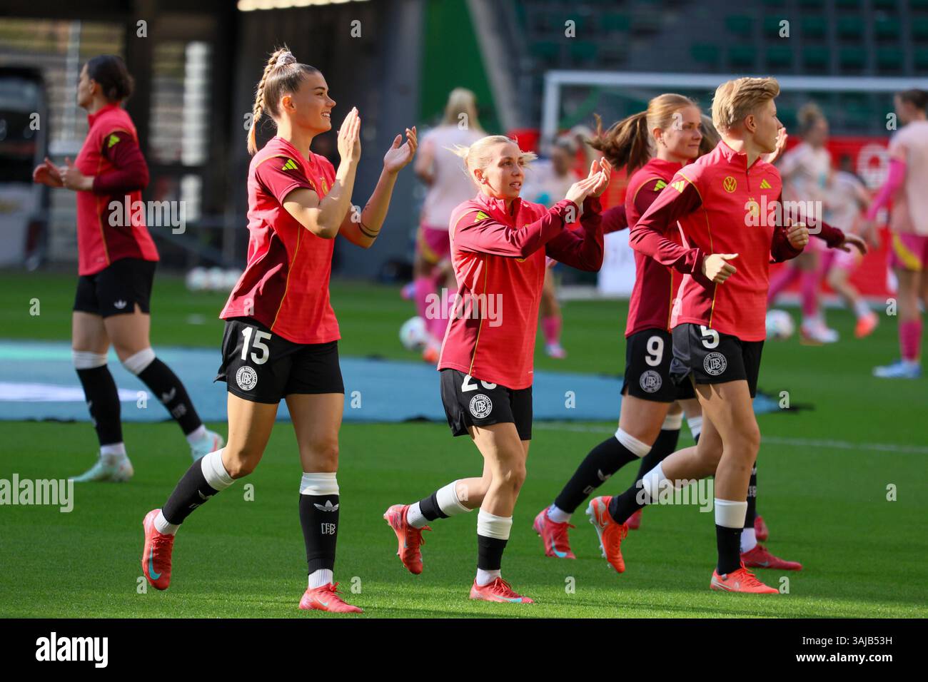 Wolfsburg, Deutschland. 08th Apr, 2025. Wolfsburg, Deutschland 08 ...