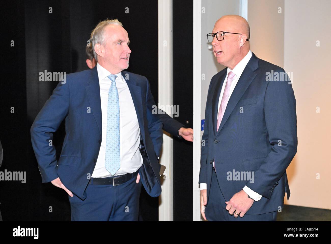 West Australian editor Christopher Dore meets with Leader of the ...