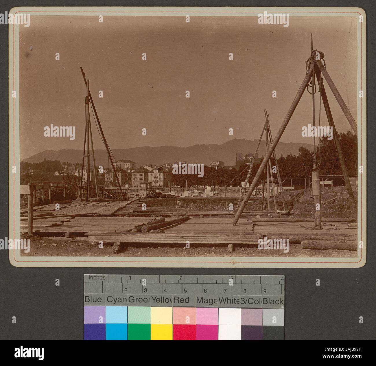 The photograph depicts the construction site of Honegger at Alpenquai ...