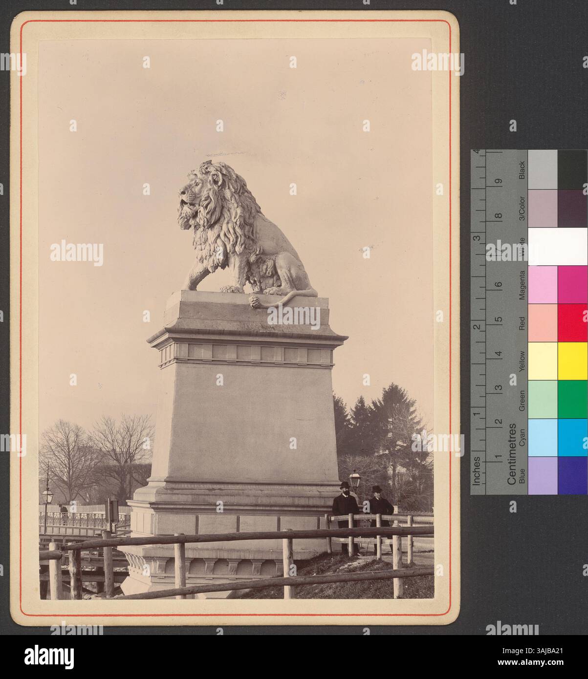 This image shows the lion statue on its pedestal located at the ...