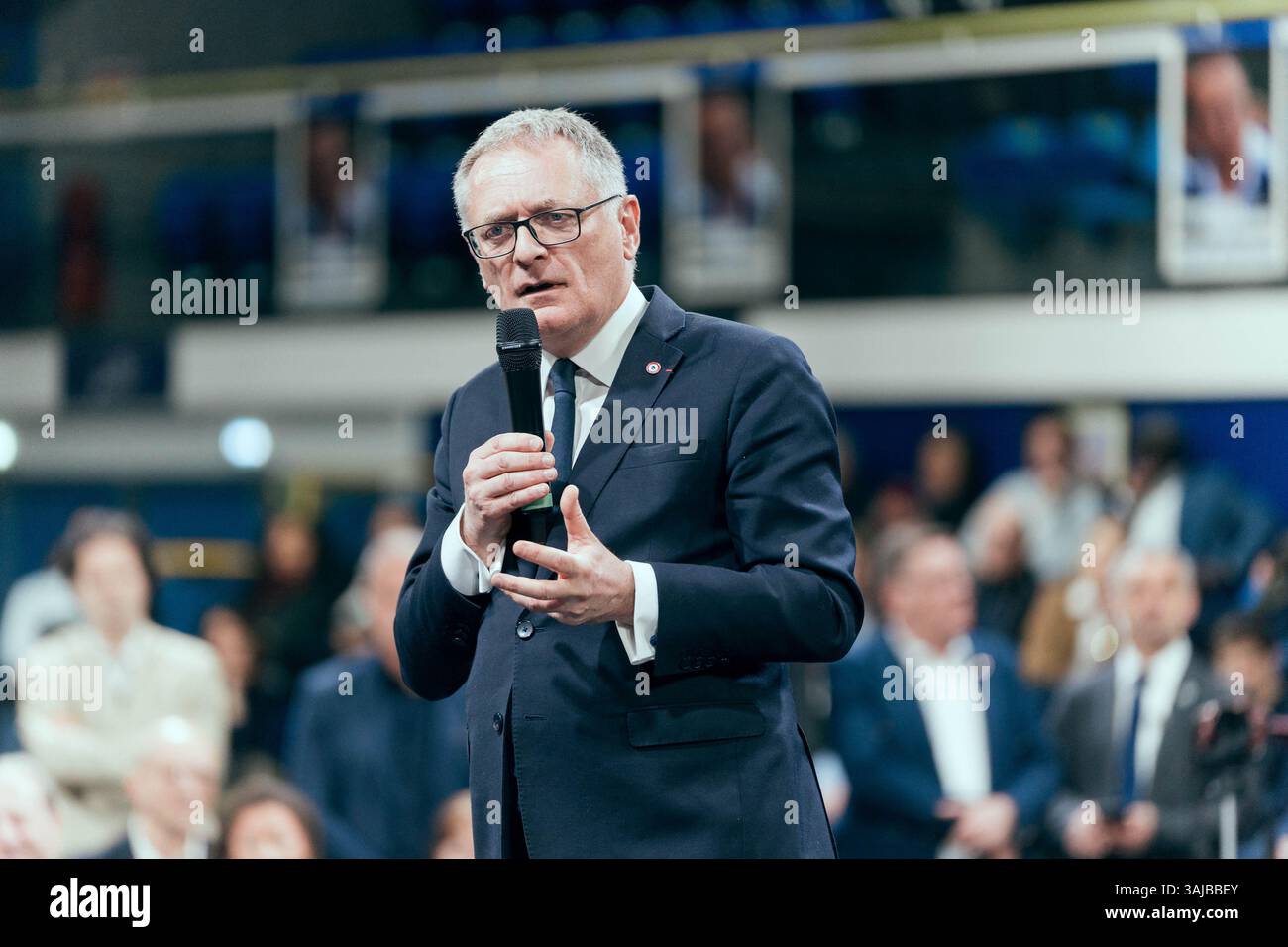 Levallois Peret, France. 10th Apr, 2025. Philippe Juvin speaks during ...