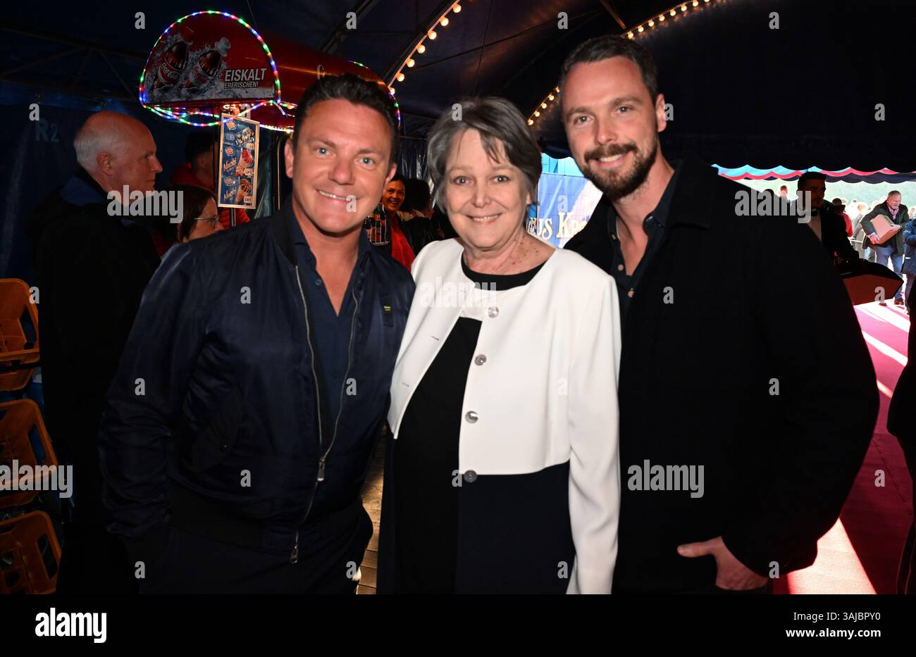 Munich, Germany. 10th Apr, 2025. Singer Stefan Mross (l-r), Ramona Leiß ...
