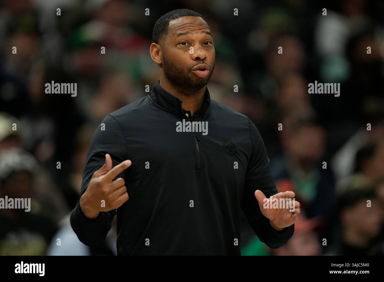 New Orleans Pelicans head coach Willie Green gestures during the first ...