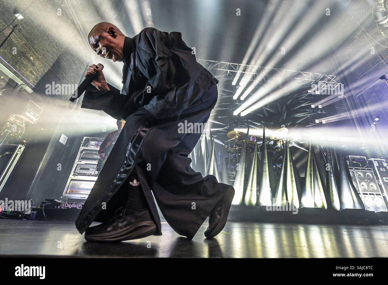Glasgow, UK. 10th Apr, 2025. Deborah "Skin" Dyer performs live on stage ...