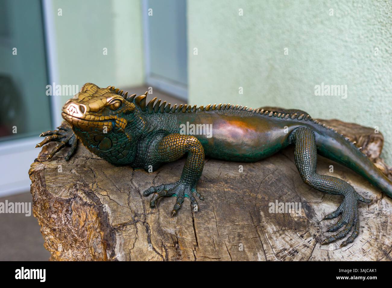 Bronze large scale sculpture hi-res stock photography and images - Alamy