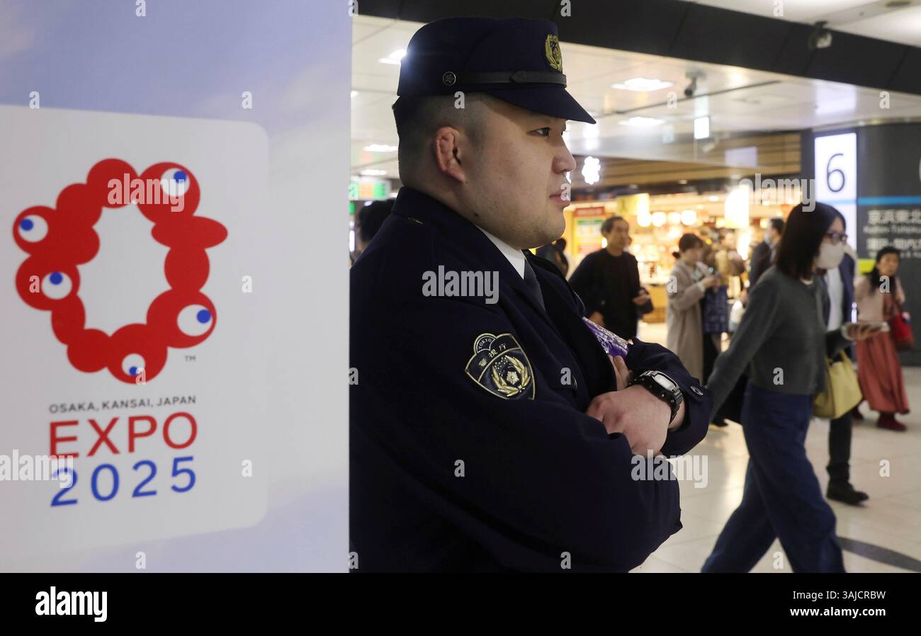 Members of the Metropolitan Police Department's Railway Police Unit ...