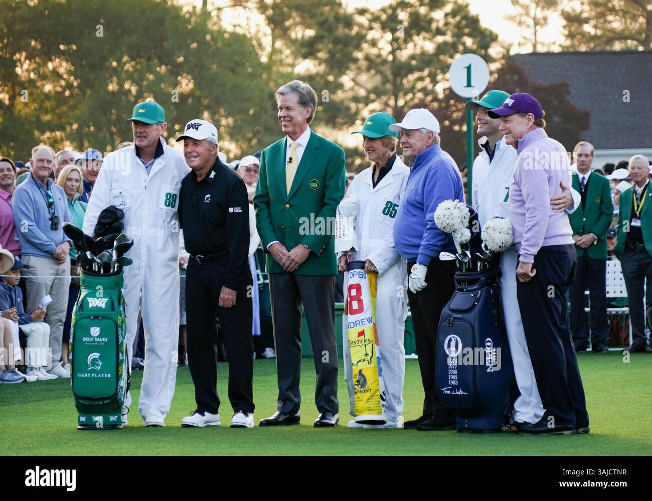 (From L) Gary Player, Fred Ridley, chairman of Augusta National Golf ...