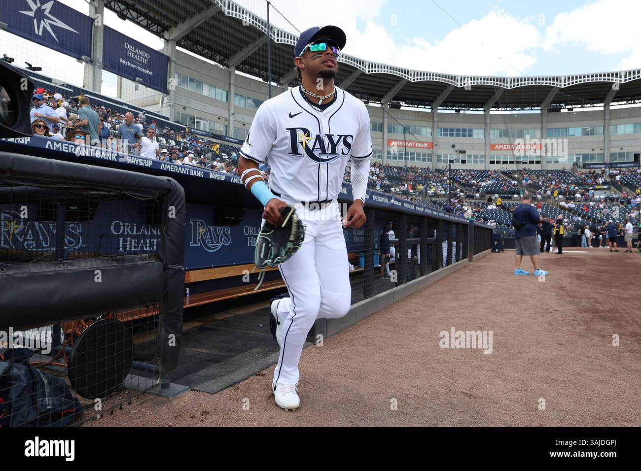 Thursday 24 april 2025 hi-res stock photography and images - Alamy