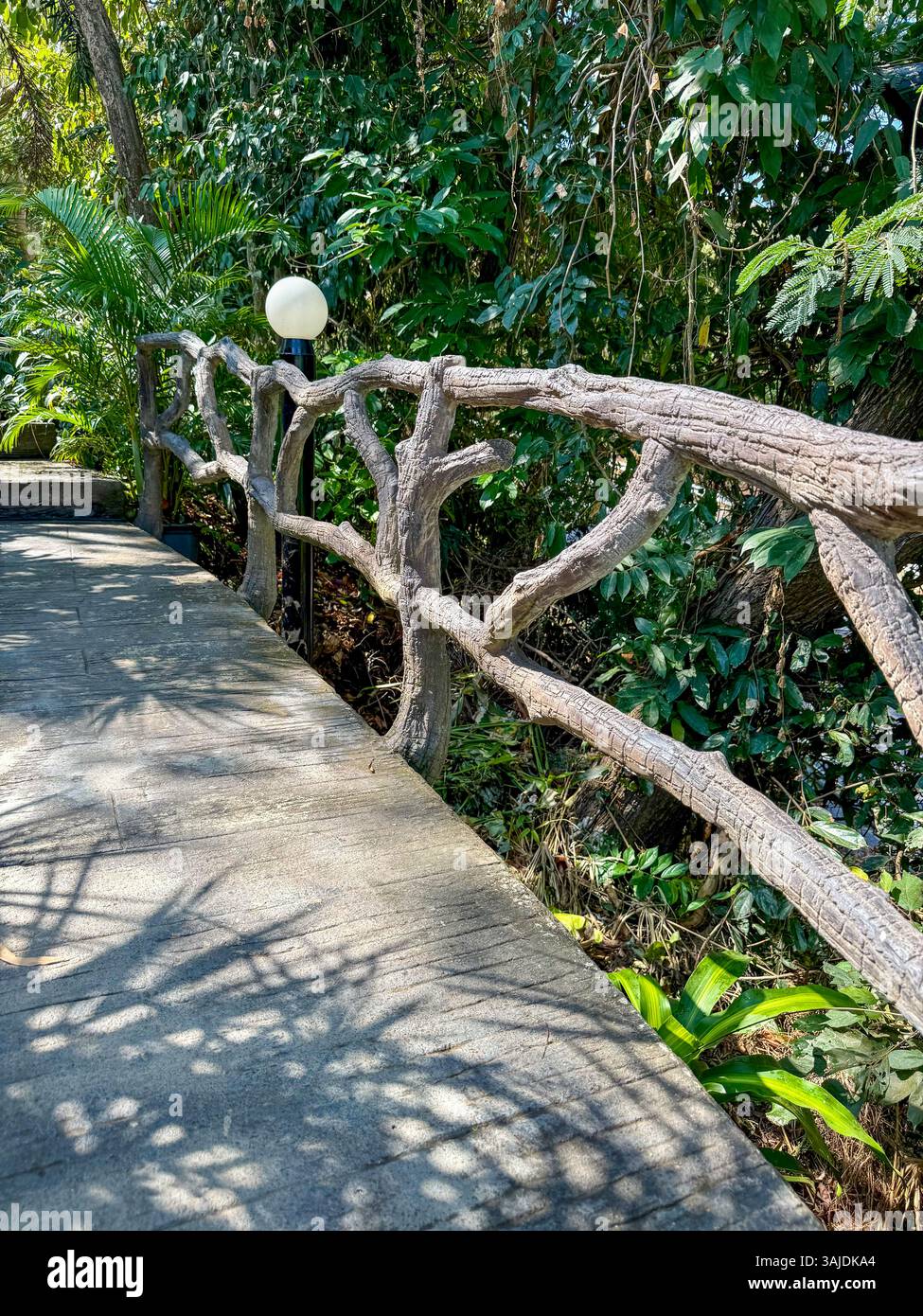 Rustic wooden railing hi-res stock photography and images - Alamy