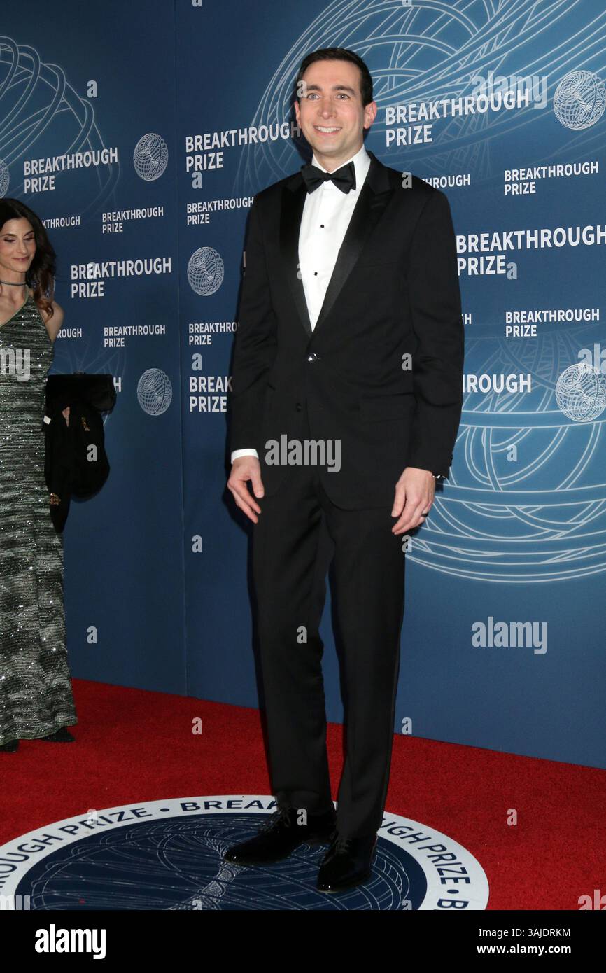 LOS ANGELES - APR 5: Andrew Ross Sorkin at the 11th Breakthrough Prize ...