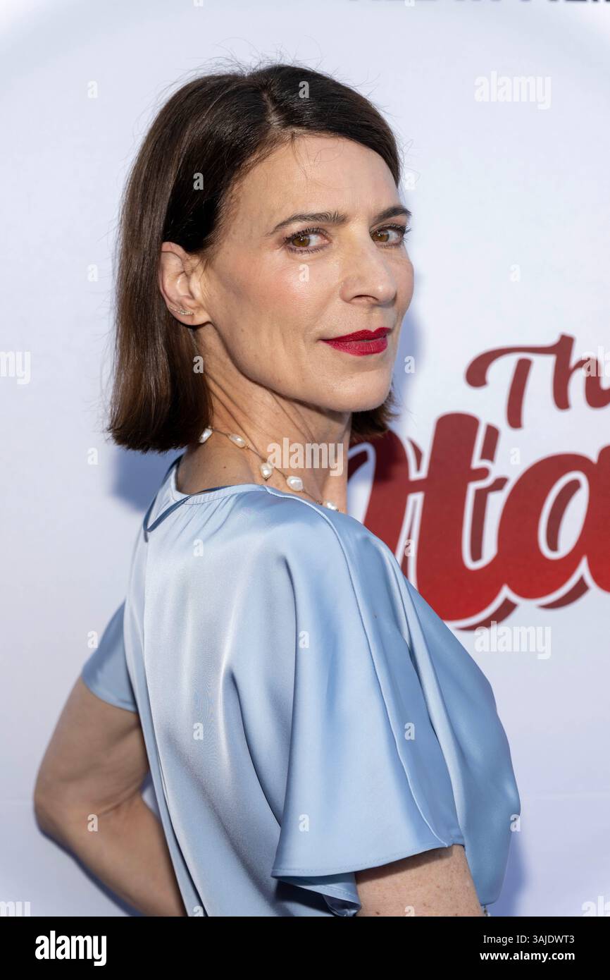 Los Angeles, USA. 10th Apr, 2025. Actress Perrey Reeves attends Los ...