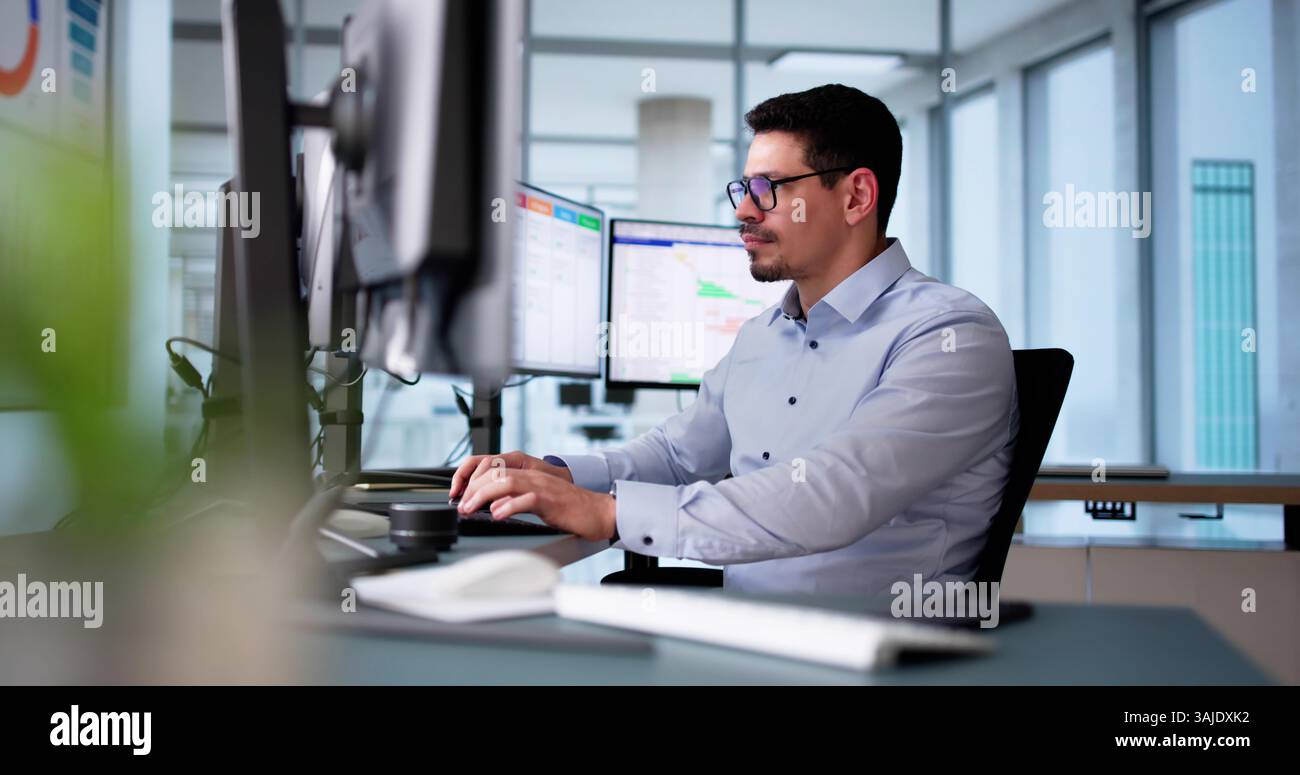 Kanban Project Management Software On Laptop. Digital Calendar Schedule ...