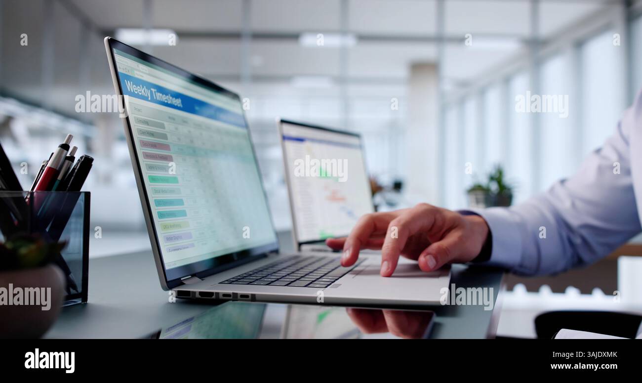 Weekly timesheet notebook hi-res stock photography and images - Alamy