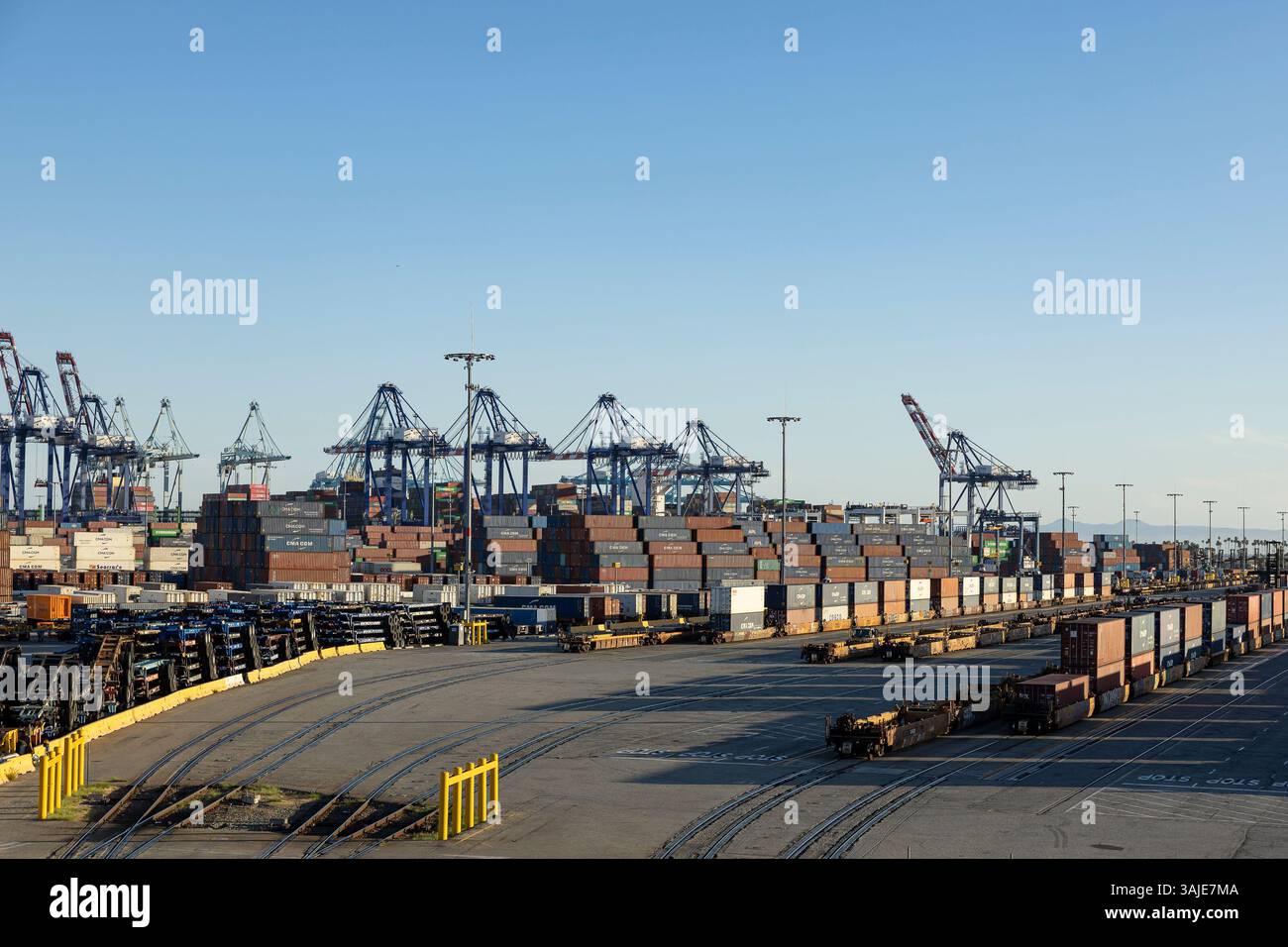 Long Beach, USA. 10th Apr, 2025. Ship-to-shore cranes (STS) and stacked ...