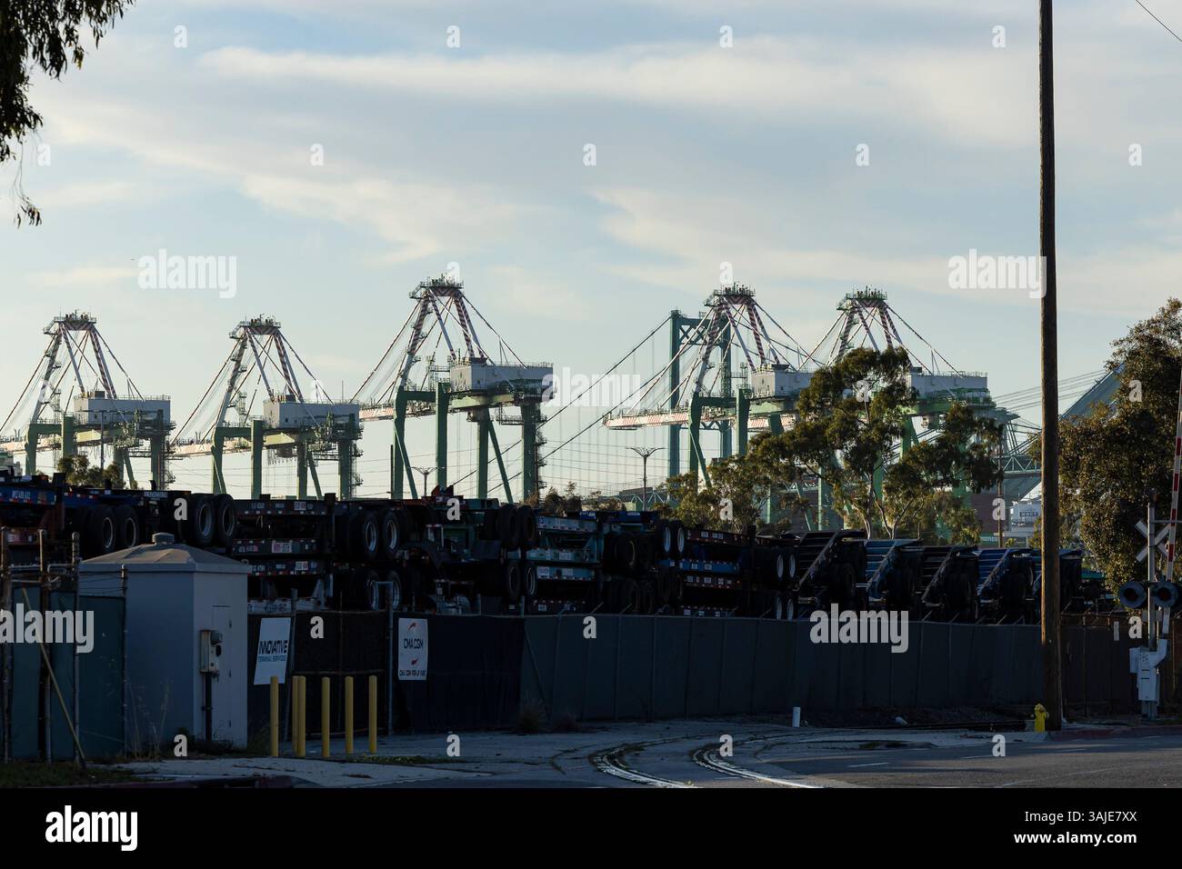 Long Beach, USA. 10th Apr, 2025. Ship-to-shore cranes (STS) at the Port ...