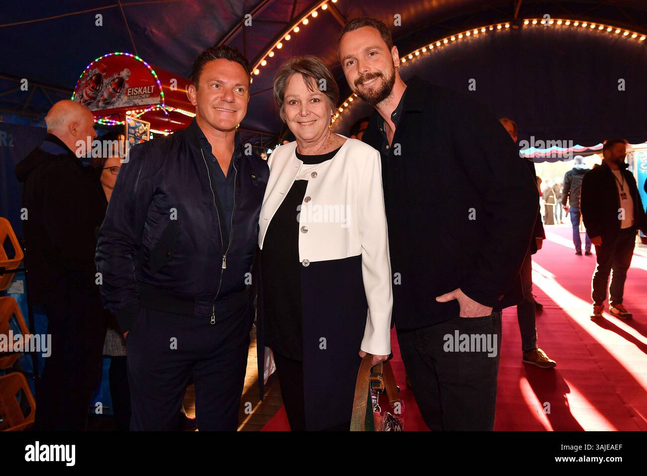 Stefan Mross, Ramona Leiss und ihr Sohn Alexander Sascha Leiss bei der ...