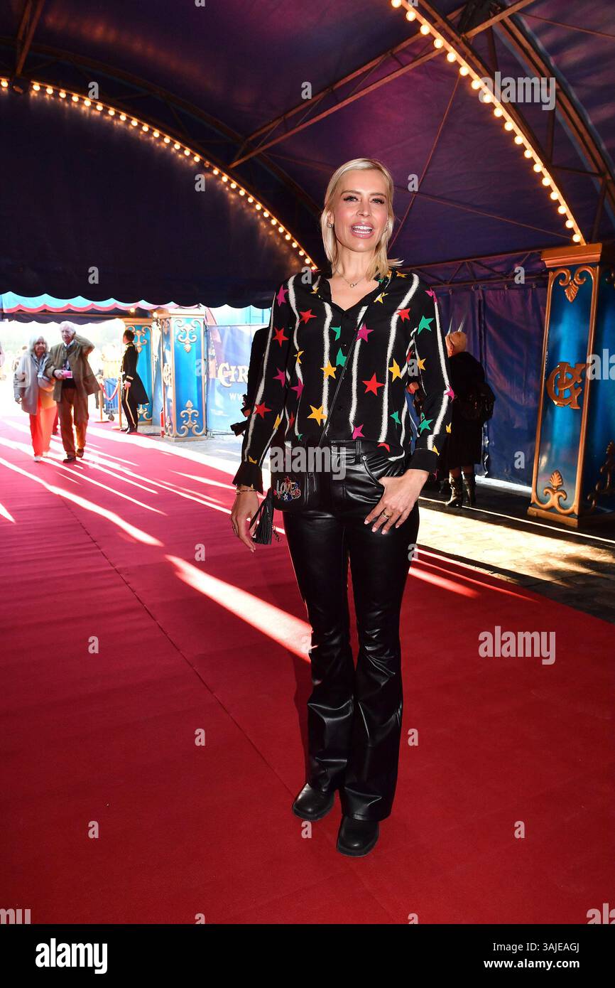 Verena Kerth bei der Circus Krone „Farbenspiel - Gold Edition“ Premiere ...