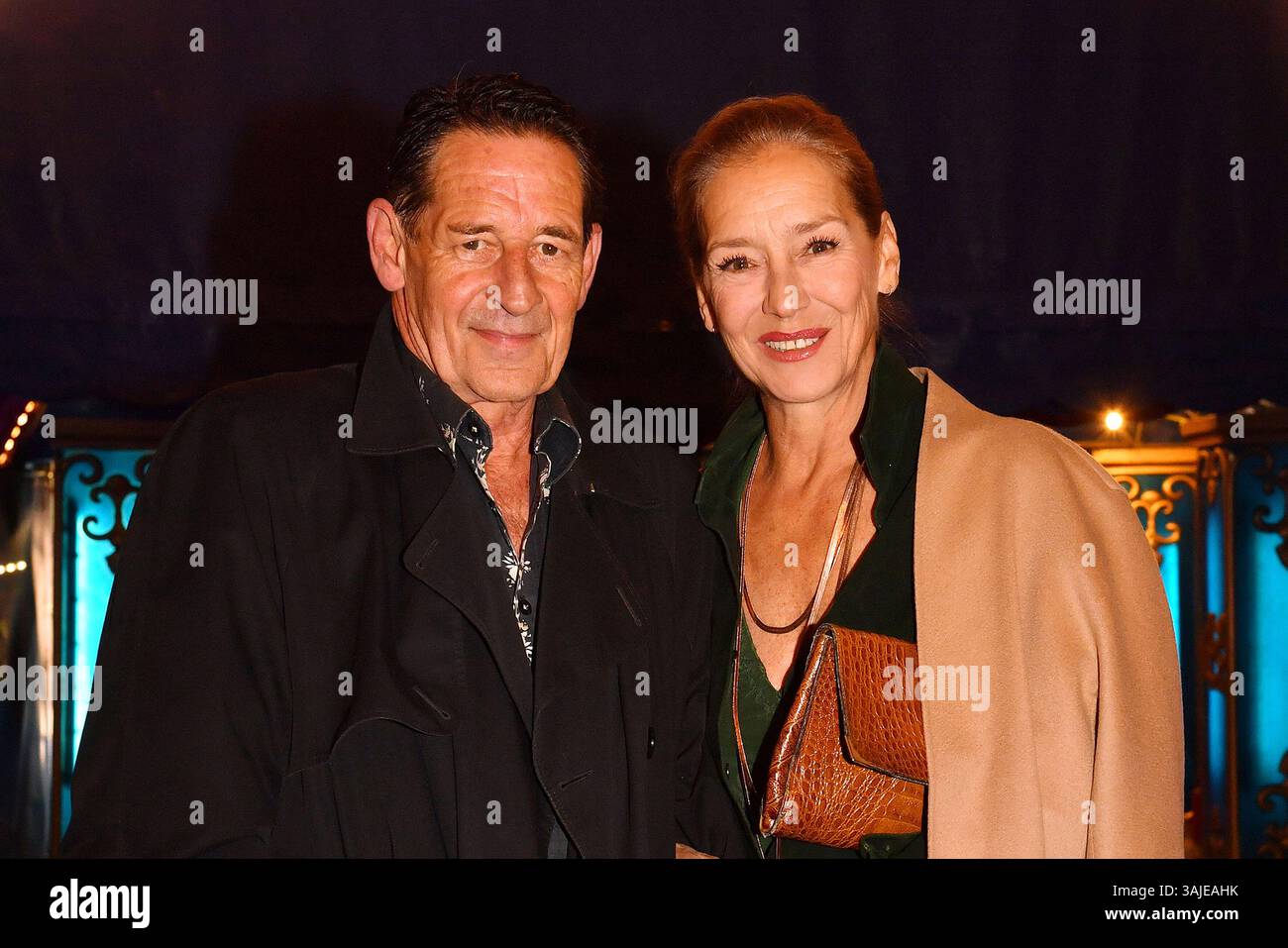 Max Tidof und Lisa Seitz bei der Circus Krone „Farbenspiel - Gold ...