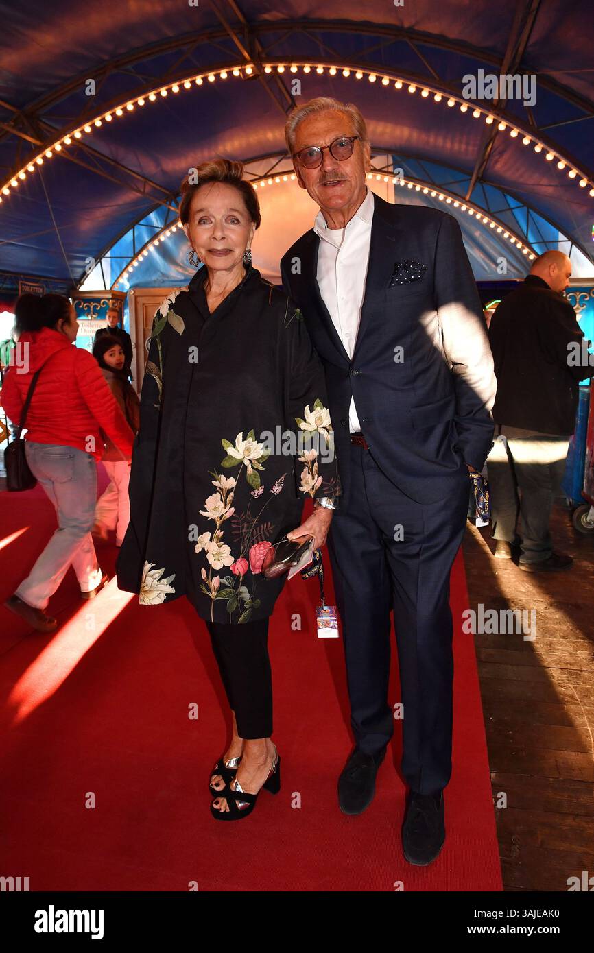 Monika Peitsch und ihr Ehemann Sven Hansen-Hoechstedt bei der Circus ...