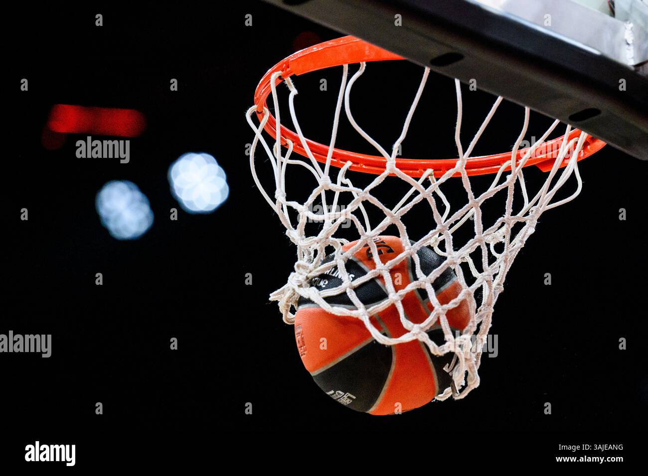 10 April 2025, Bavaria, Munich: Basketball: Euroleague, FC Bayern ...