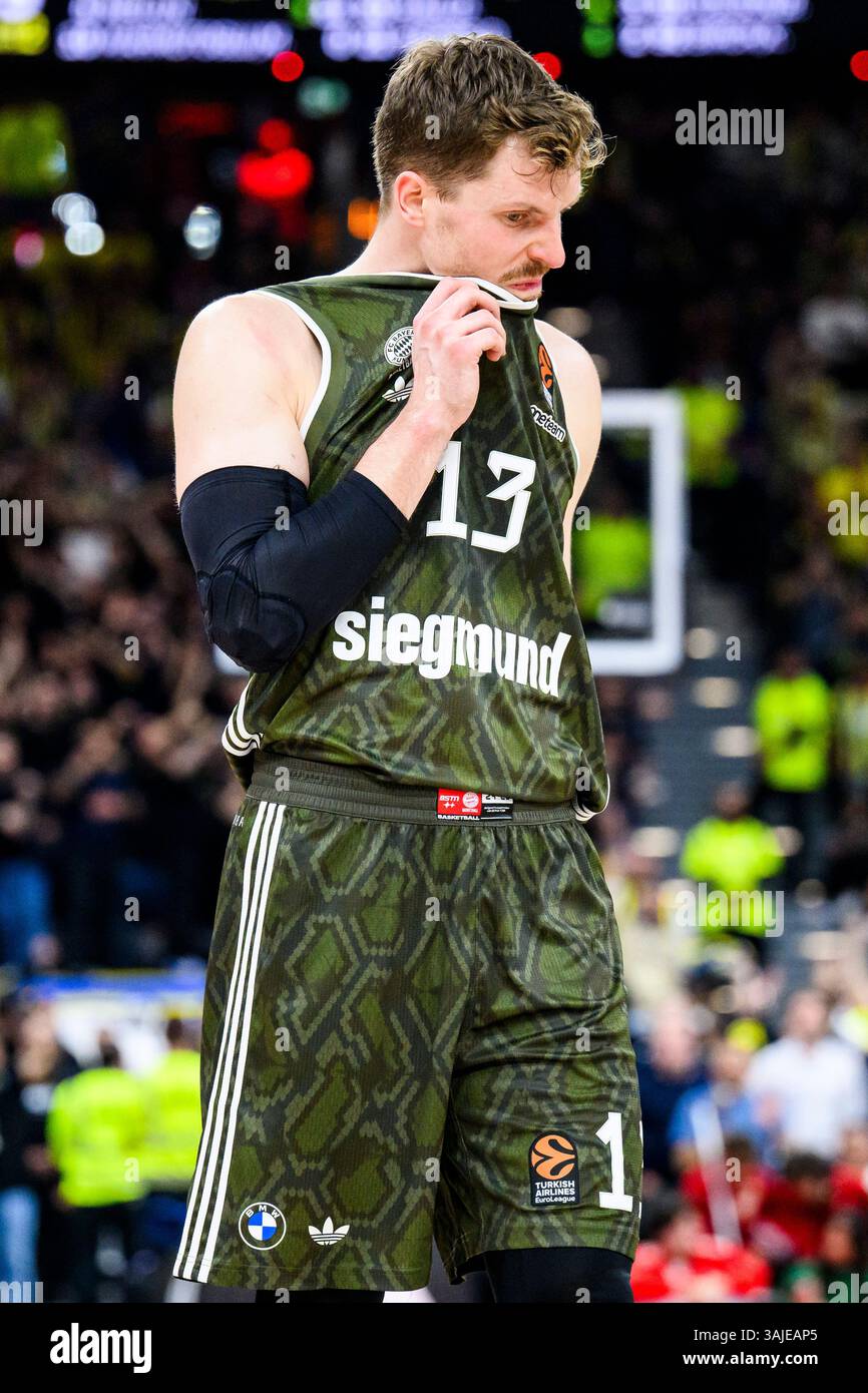 Munich, Germany. 10th Apr, 2025. Basketball: Euroleague, FC Bayern ...