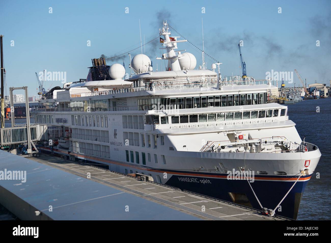 Kreuzfahrt-Kreuzfahrtschiff Hanseatic Spirit im Hafen von Hamburg in ...