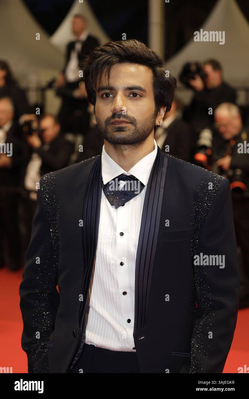 Indian actor Ayush Mehra wearing Sarab Khanijou on the red carpet of ...