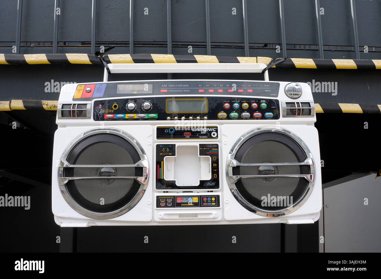 Portable bluetooth am fm radio cassette player boombox 80s styl hi-res ...