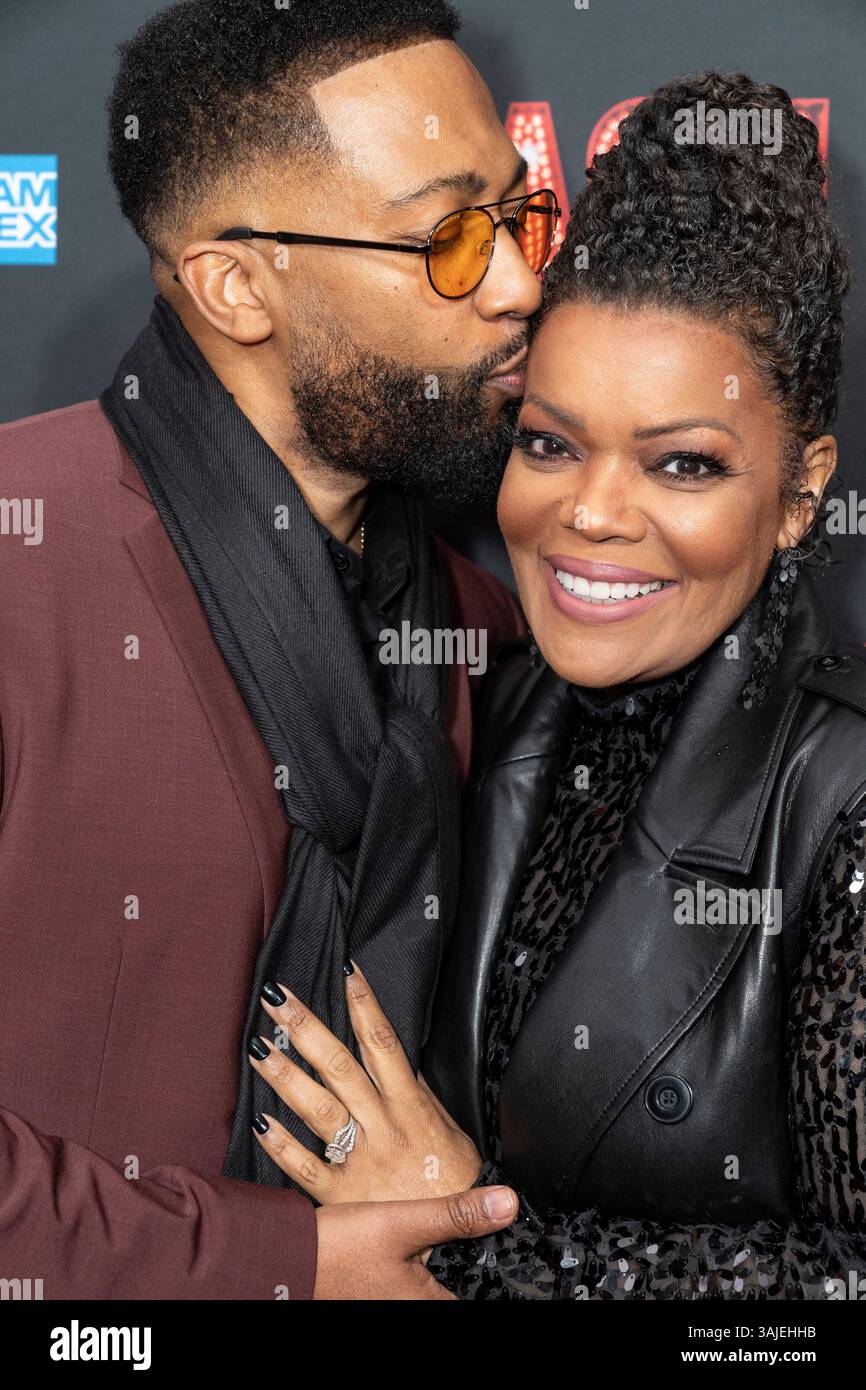 New York, USA. 10th Apr, 2025. Anthony Davis and Yvette Nicole Brown ...