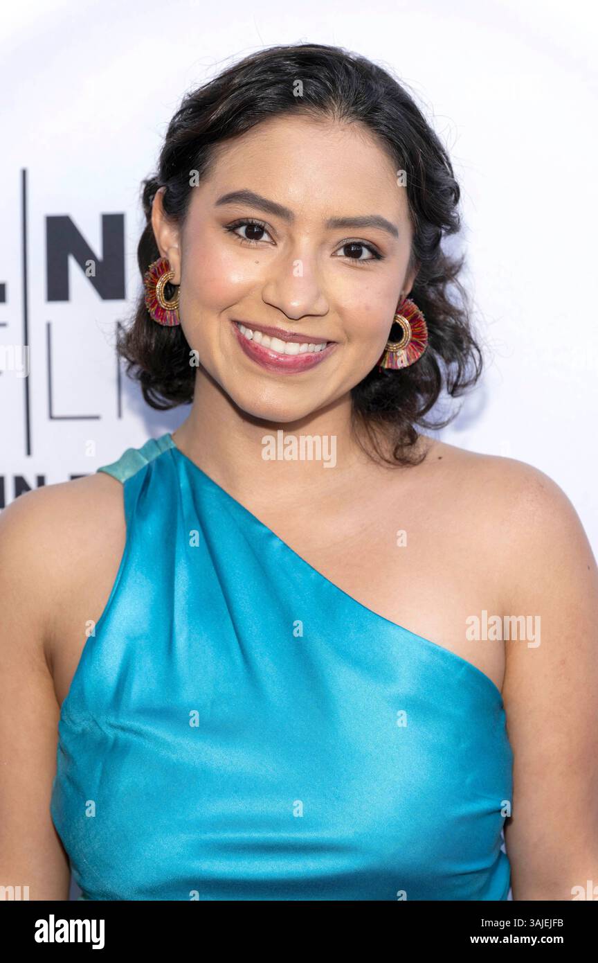 Vanessa Gelacio bei der Premiere des Kinofilms 'The Italians' im ...