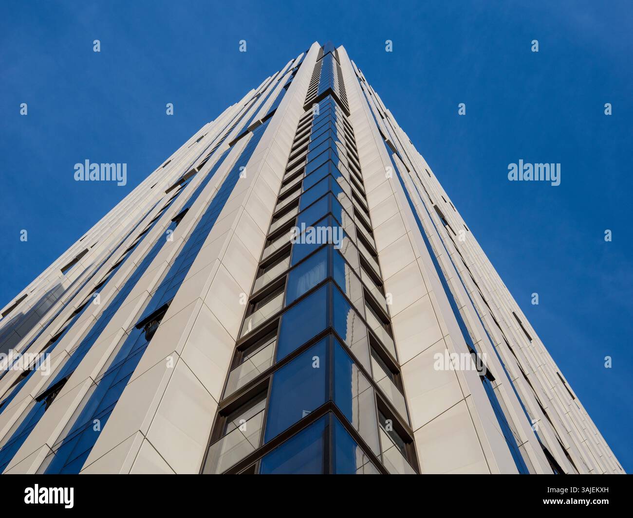 Harcourt Tower, South Quay Plaza, Docklands, London, England, UK, GB ...