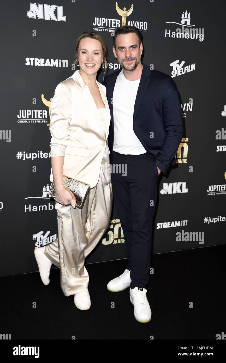 Marc Barthel und Ehefrau Anna HofbauerT beim bei der 47. Verleihung des ...