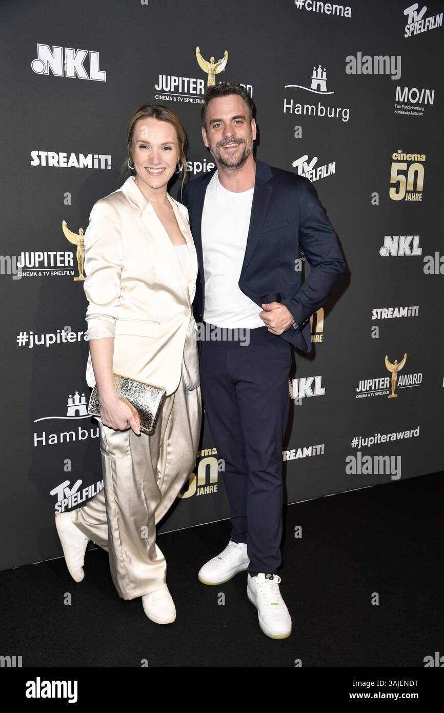 Marc Barthel und Ehefrau Anna HofbauerT beim bei der 47. Verleihung des ...