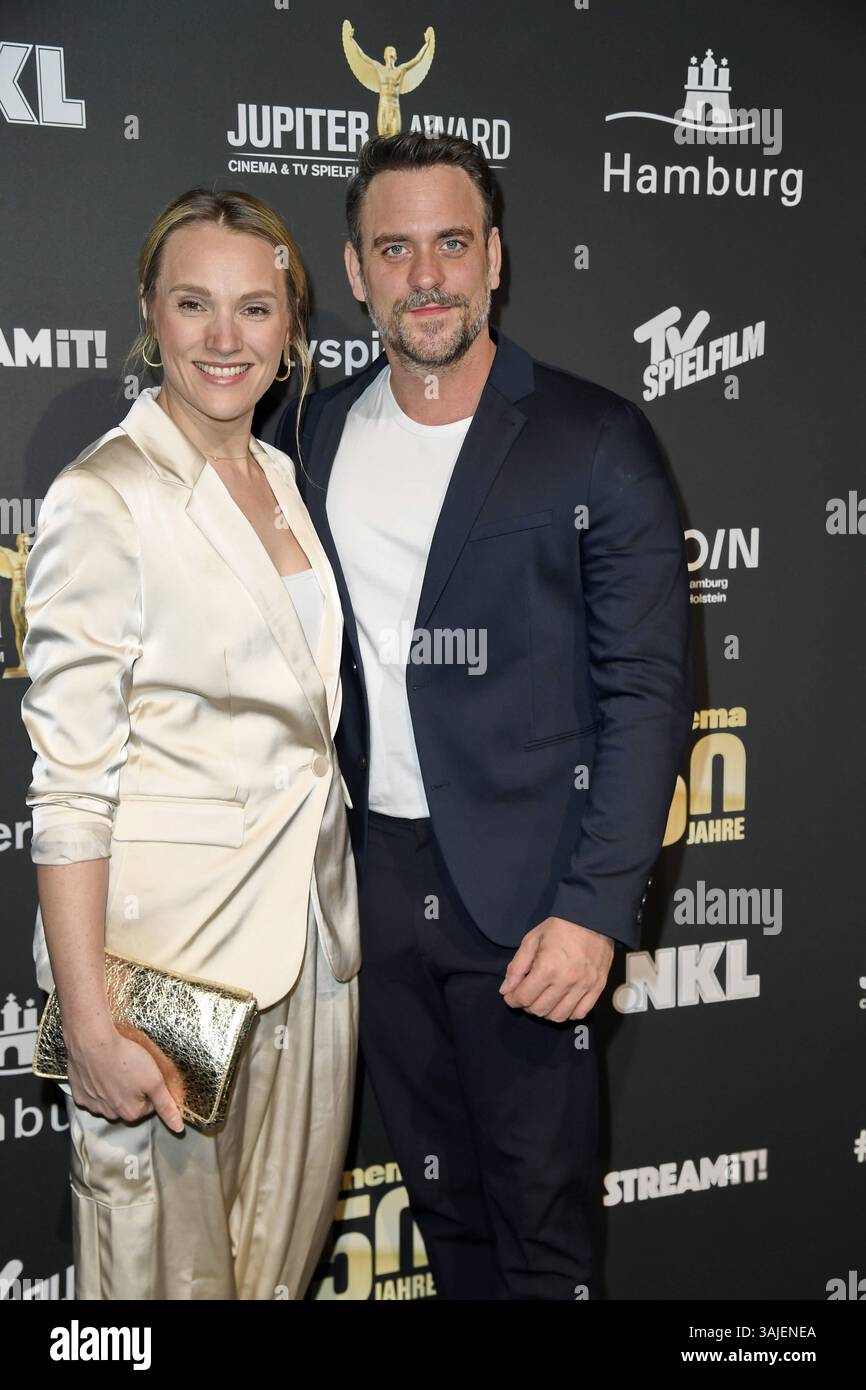 Marc Barthel und Ehefrau Anna HofbauerT beim bei der 47. Verleihung des ...