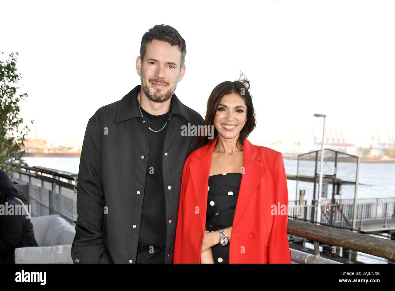 Johannes Strate Revolverheld und Freundin Anna Angelina Wolfers bei der ...