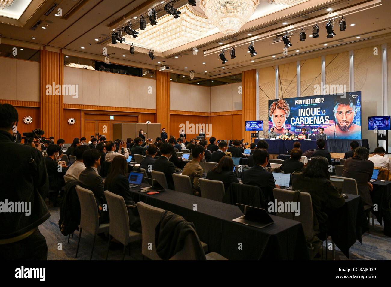 Undisputed super-bantamweight world champion Naoya Inoue, second right ...