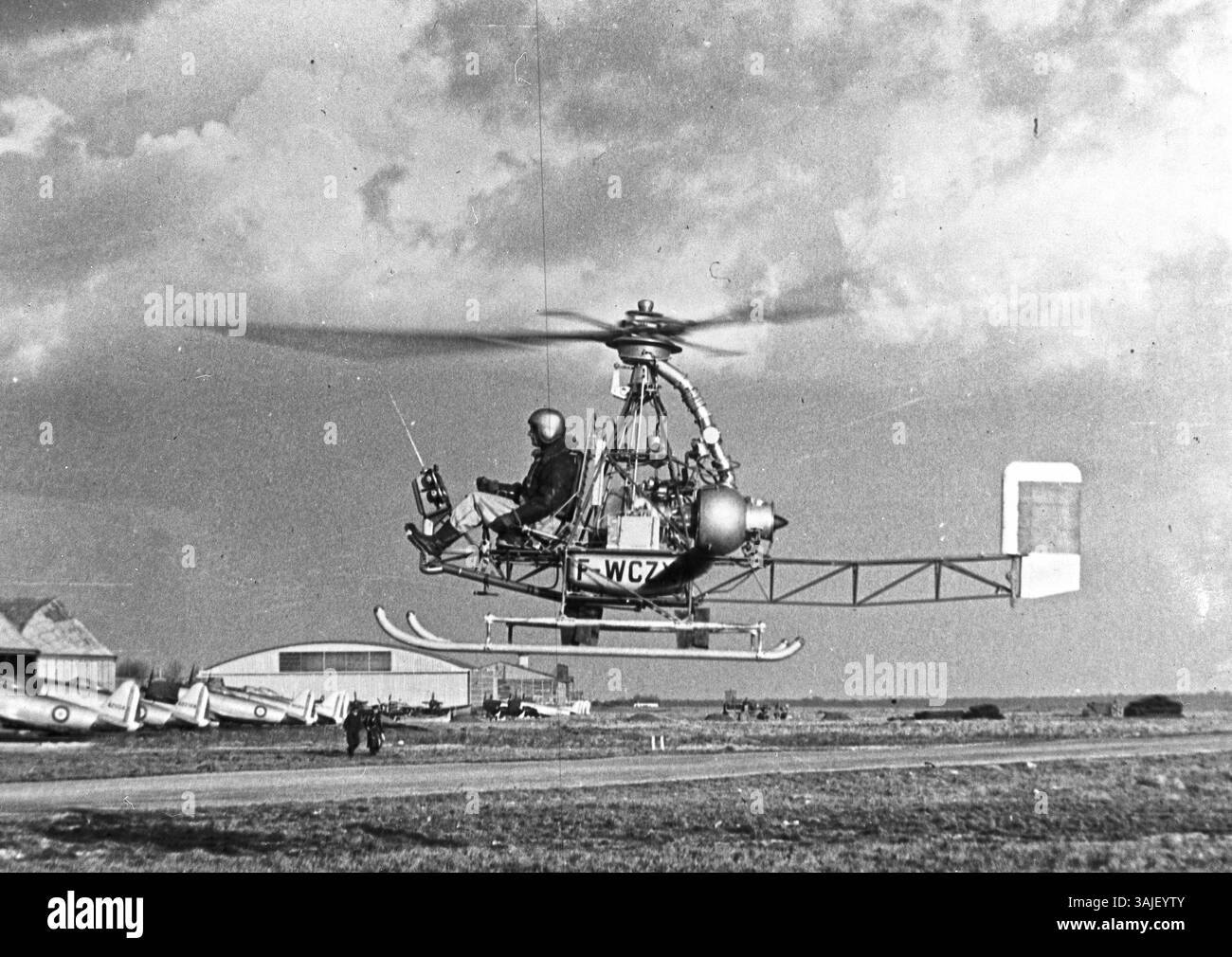 Helicopter use Black and White Stock Photos & Images - Alamy