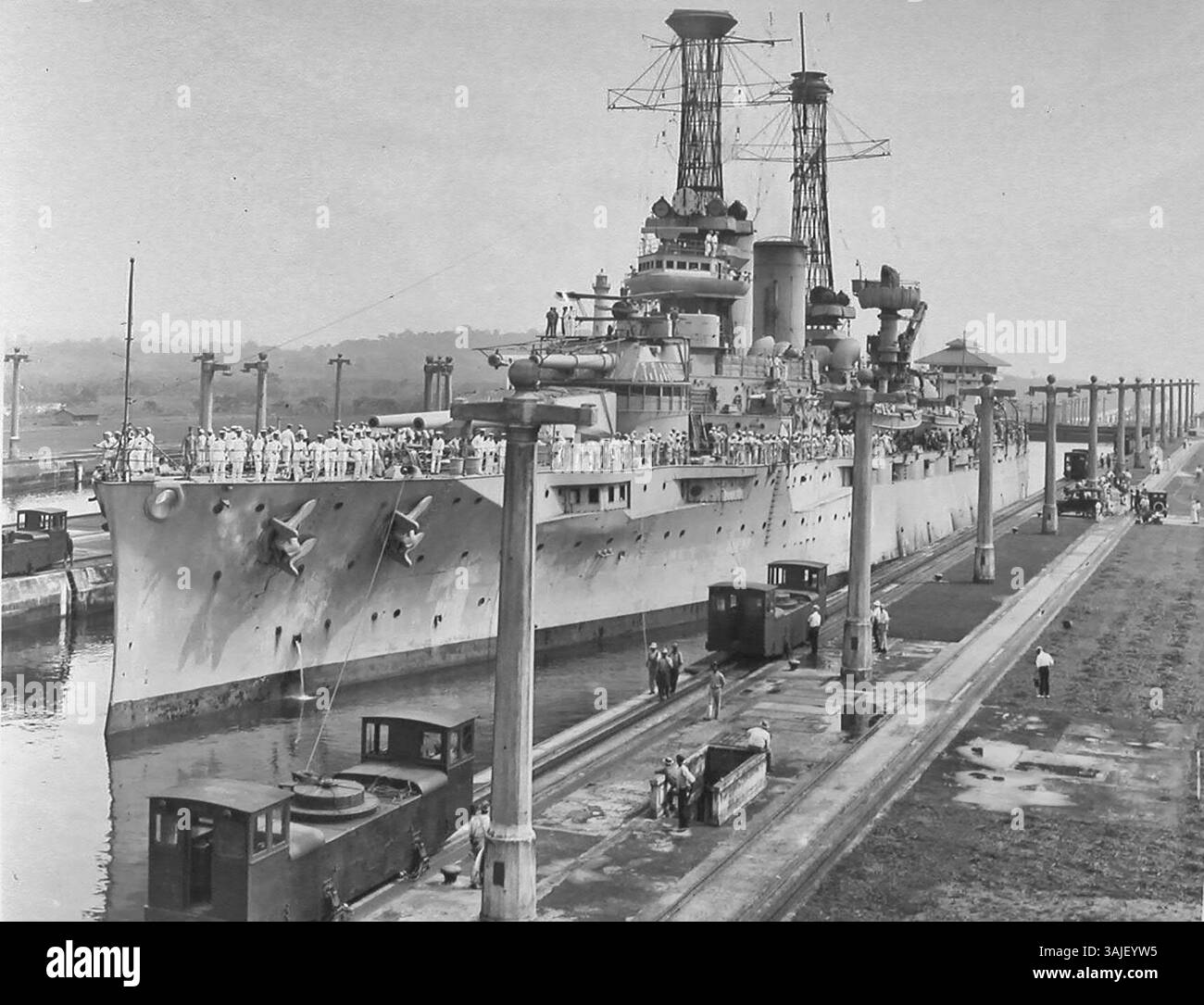 Pacific Fleet Through Panama Canal - USS Texas in upper east chamber ...