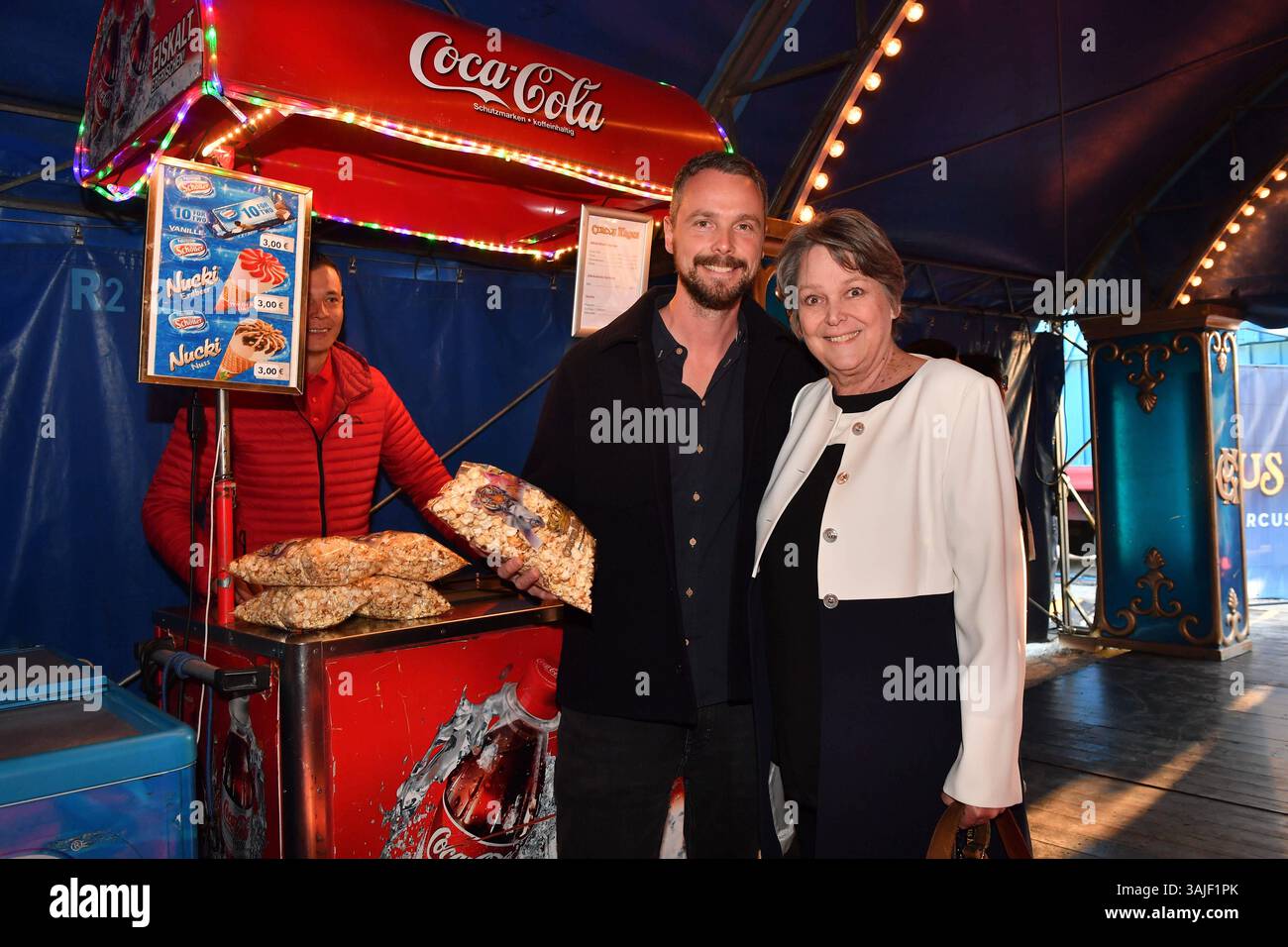 Ramona Leiss mit Sohn Sascha / Premiere / Circus Krone / Farbenspiel ...
