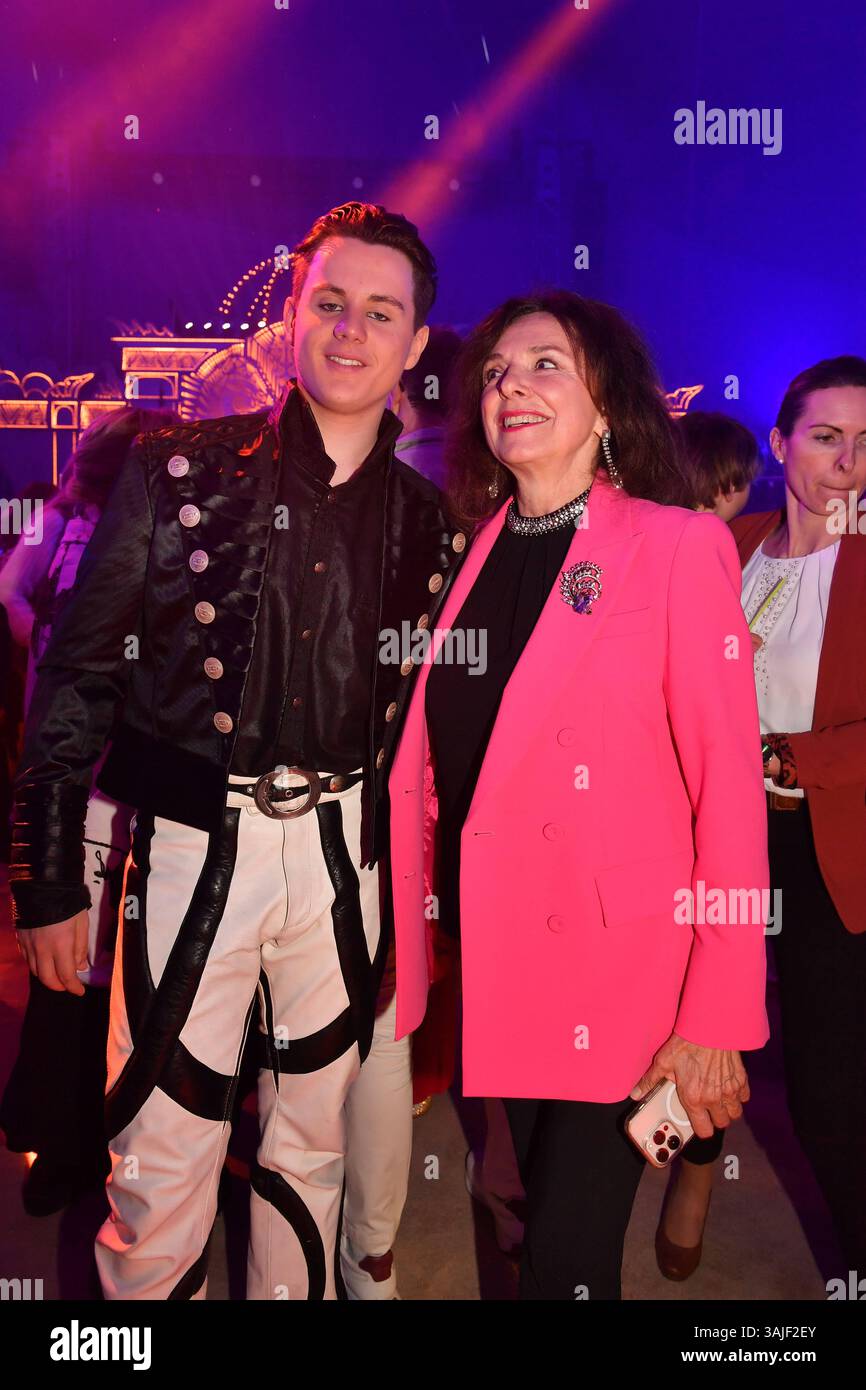 Alexis Henry Lacey-Krone und Uschi Dämmrich von Luttitz / Premiere ...