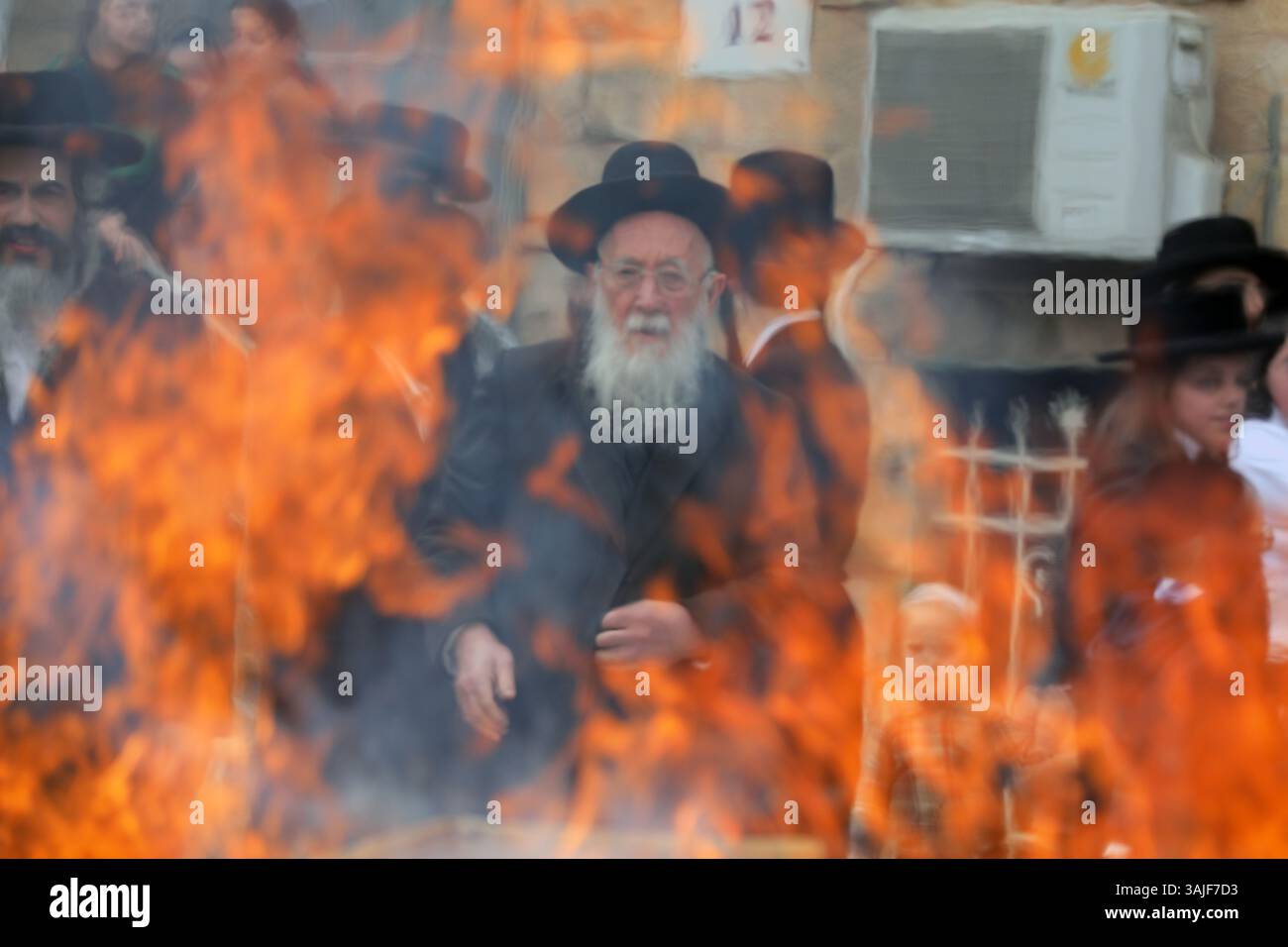 Jerusalem, Israel 11th April 2025 Ultra-Orthodox Jews in the Mea ...