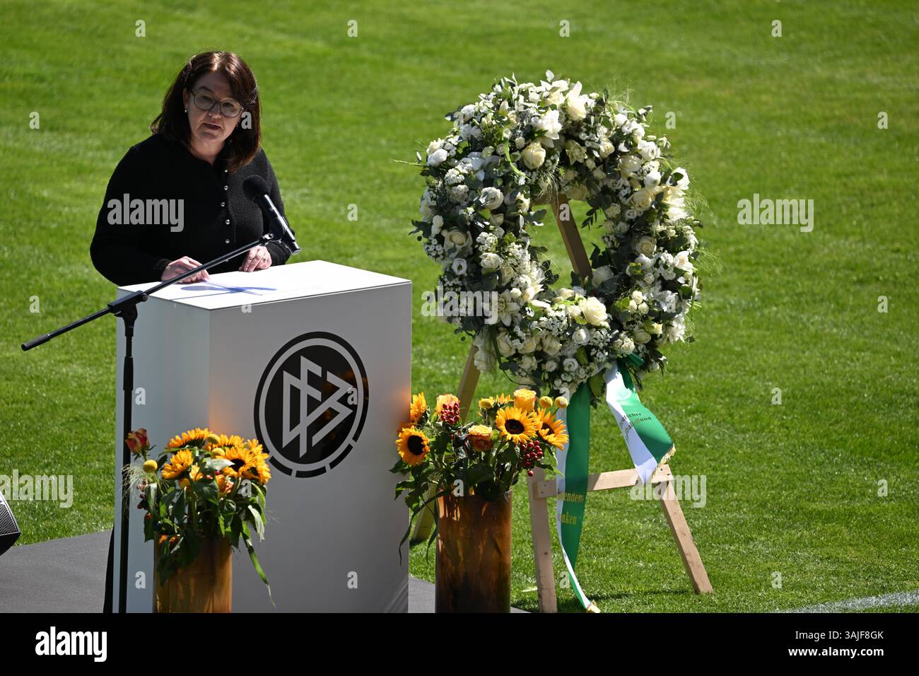 11 April 2025, Hesse, Frankfurt/Main: Funeral service in honor of the ...