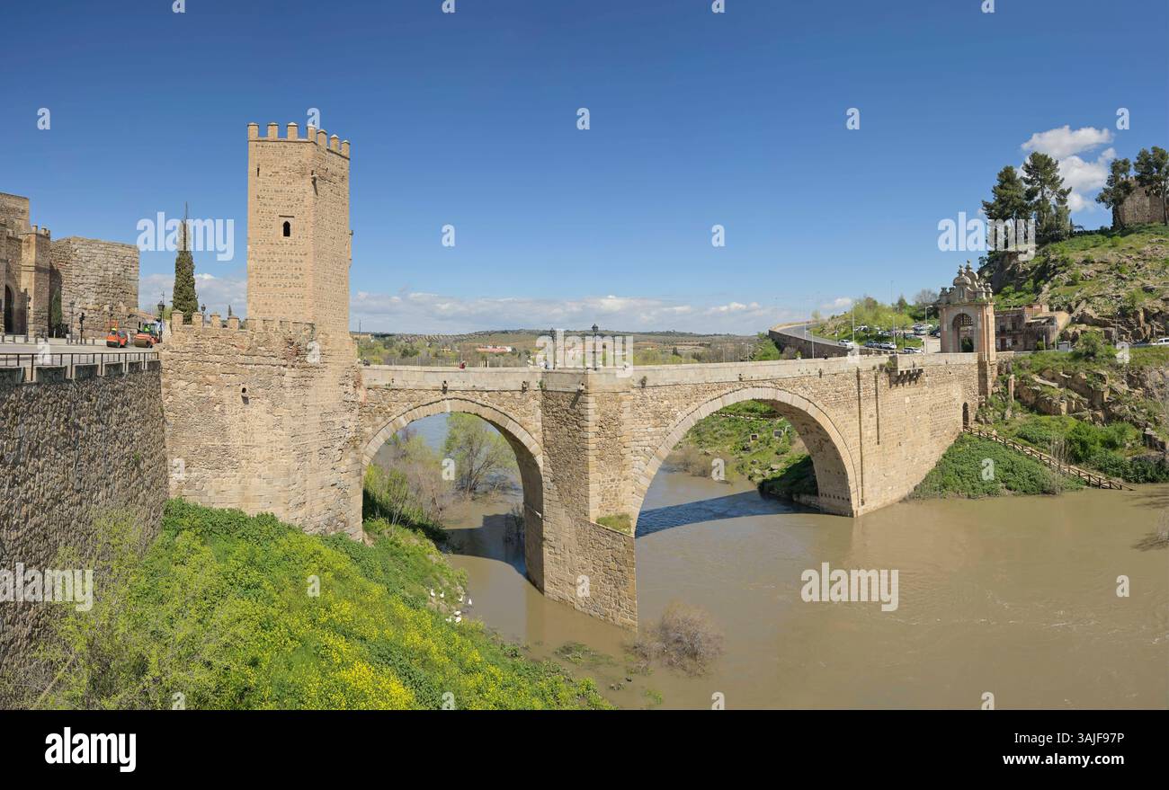 Alcantara-Brücke, Puente de Alcantara, Fluss Tajo, Toledo, Spanien ...