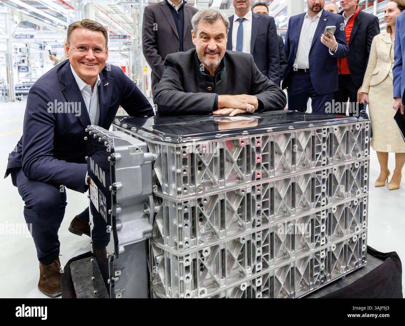 Nuremberg, Germany. 11th Apr, 2025. recrop - Alexander Vlaskamp (front ...