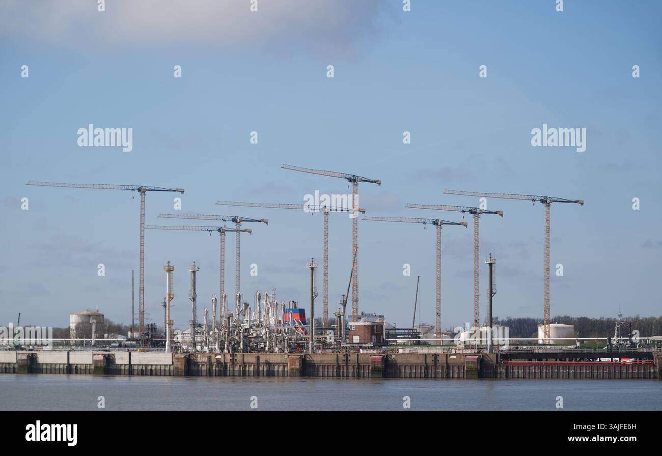 Stade, Germany. 27th Mar, 2025. View of a construction site at the ...
