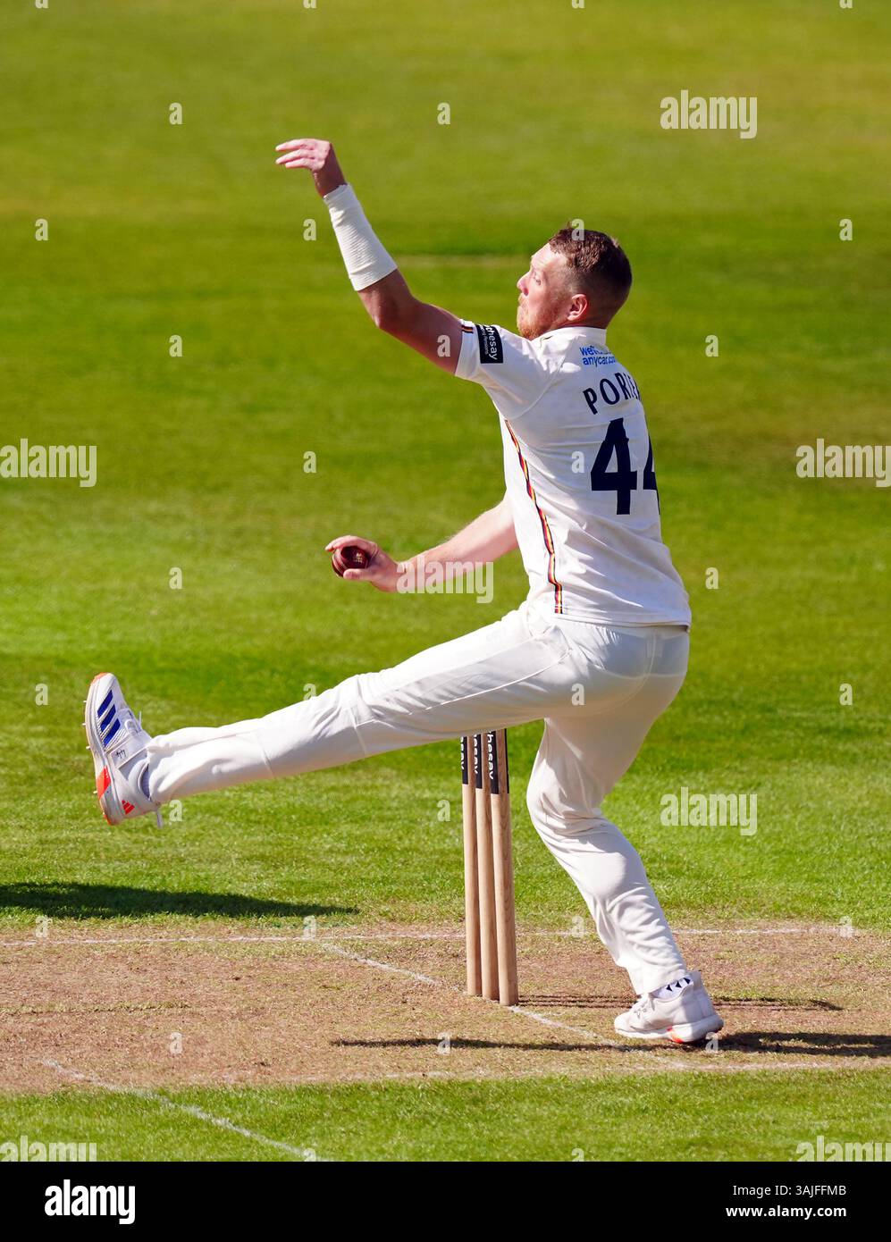 Essex's Jamie Porter bowling during day one of the Rothesay County ...