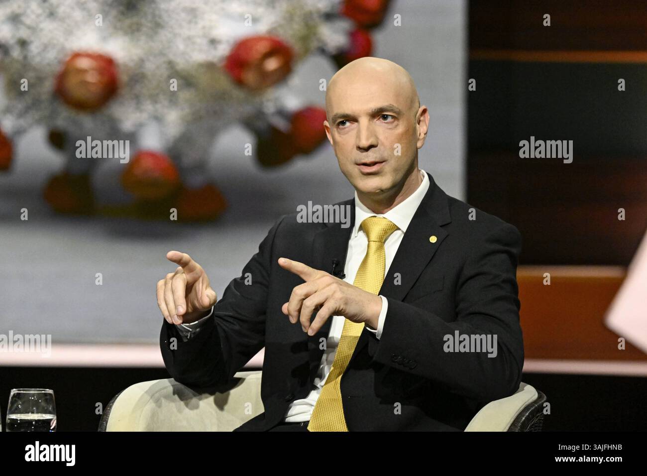 Jonas Schmidt-Chanasit Virologe 04/25 her Jonas Schmidt-Chanasit am 10. April 2025 in Markus ...