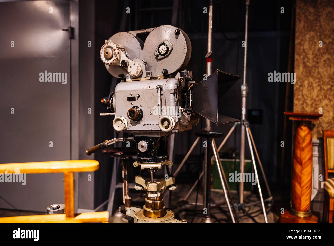 Vintage movie camera is recording in a studio Stock Photo - Alamy