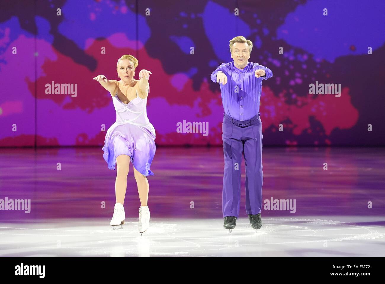 Jayne torvill and christopher dean skate together at arena square at ...