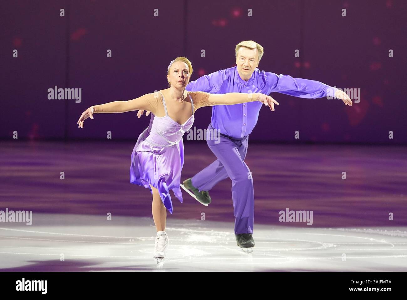 Jayne Torvill and Christopher Dean skate together at Arena Square at ...